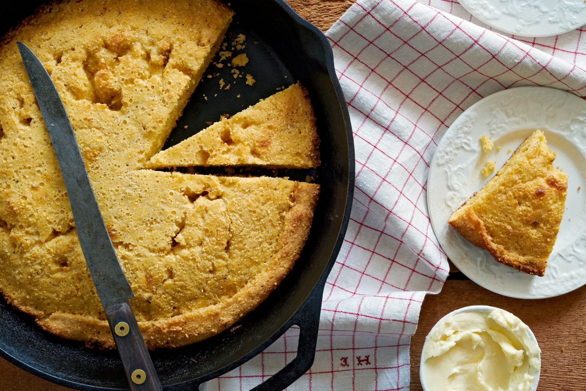 Easy-to-Follow Southern Skillet Cornbread Recipe for Home Cooking ...